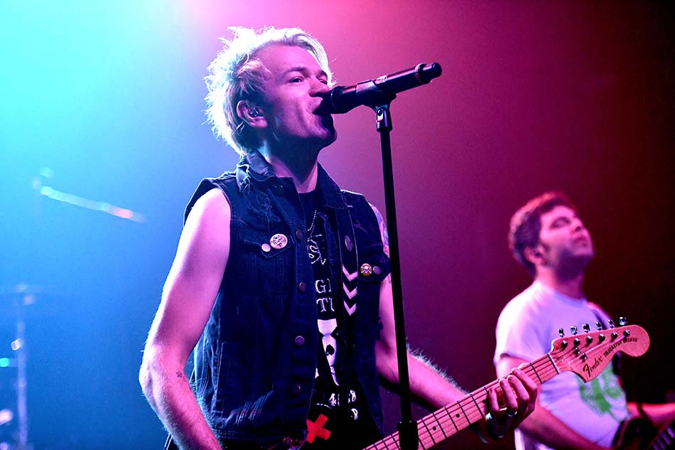 Sum 41 Kicks Off 2019 Tour With Live Debut of "Out For Blood" | setlist.fm