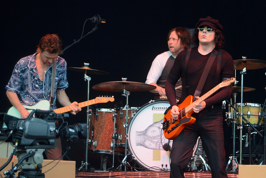 The Raconteurs Kicked Off Help Us Stranger North American Tour ...