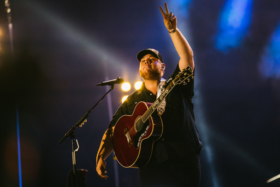 Luke Combs Debuts "Six Feet Apart" During Livestream Concert | setlist.fm