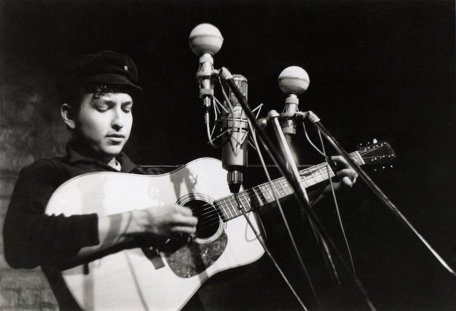 Bob Dylan's Protest Song "Blowin' in the Wind" Debuted in 1962 | setlist.fm