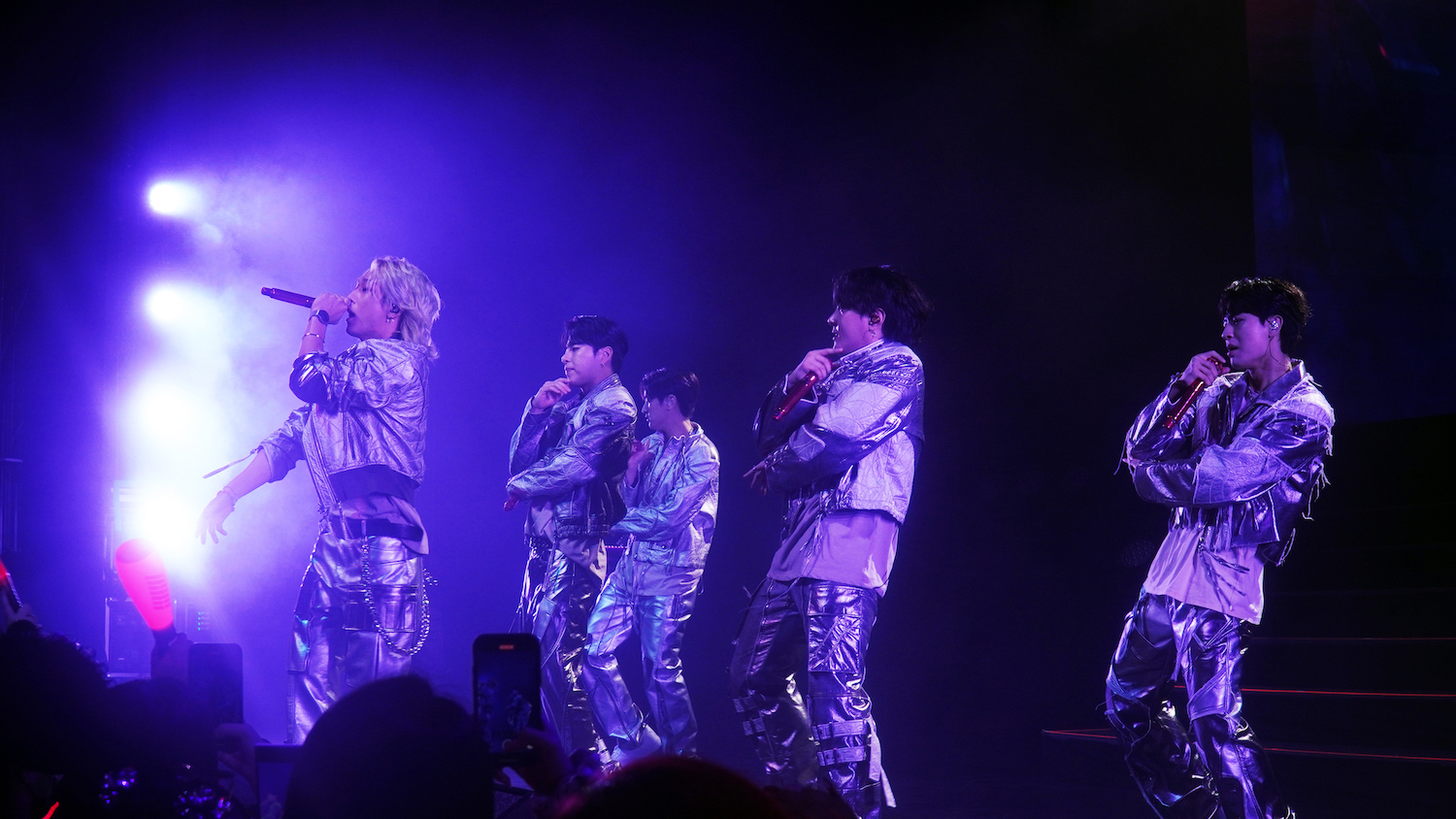 Photos + Review: iKON in New York | setlist.fm