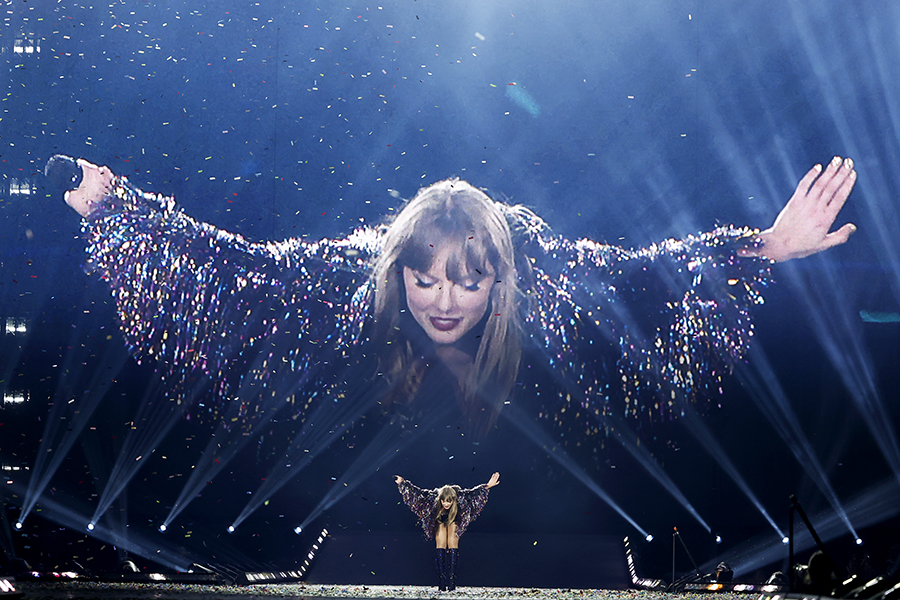 Taylor Swift Live Debuts Entire TTPD Album During Eras Tour | setlist.fm