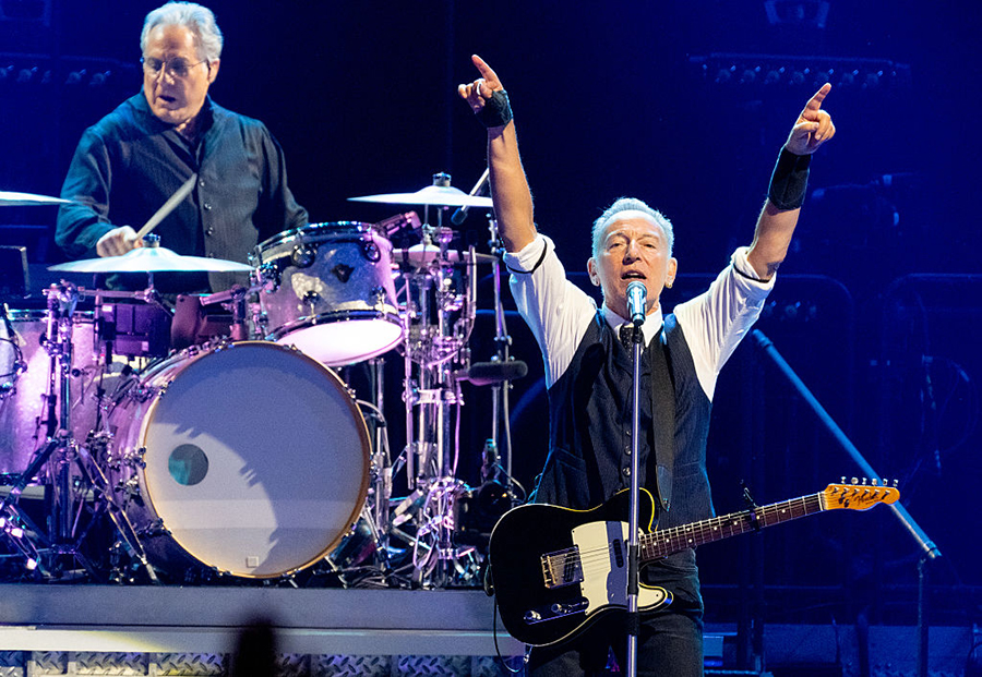 Bruce Springsteen Kicks Off 2025 Tour in UK with Live Debut | setlist.fm